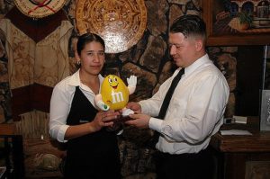 Difference between Hostess and Server | Difference Between | Difference ...