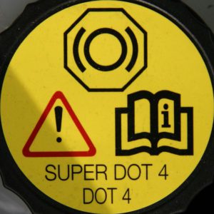 Difference Between DOT 3 and DOT 4 Brake Fluids | Difference Between | DOT 3 vs DOT 4 Brake Fluids