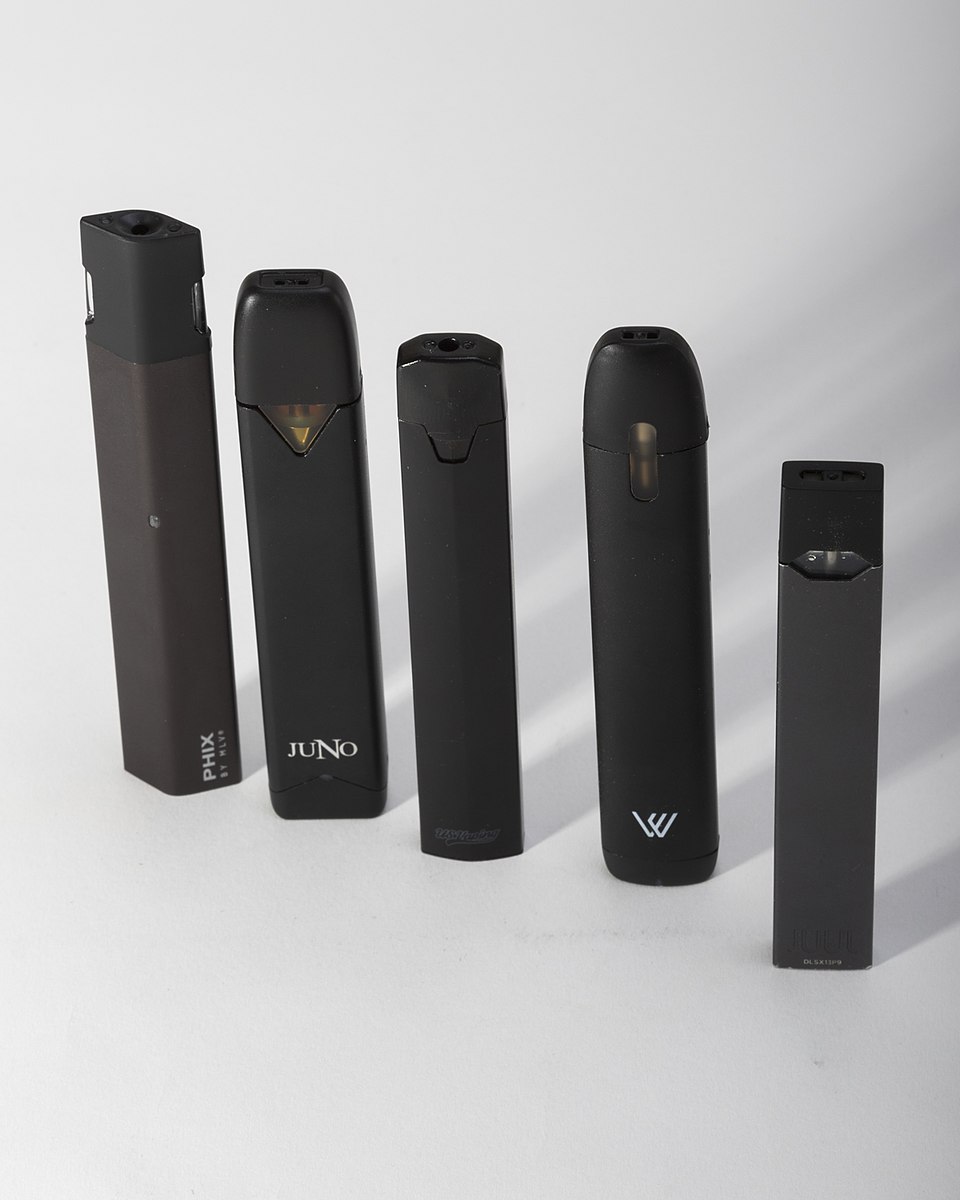 Difference Between MarkTen Elite and Juul | Difference Between ...