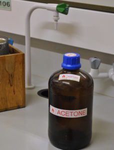 Difference Between Acetone and Chloroform | Difference Between