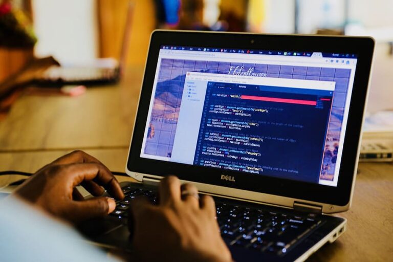 Difference Between DevOps Engineer and Software Engineer | Difference ...