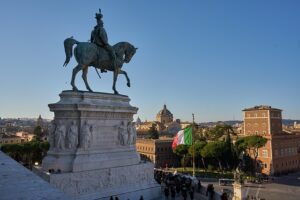 Difference Between Landmark and Monument | Difference Between