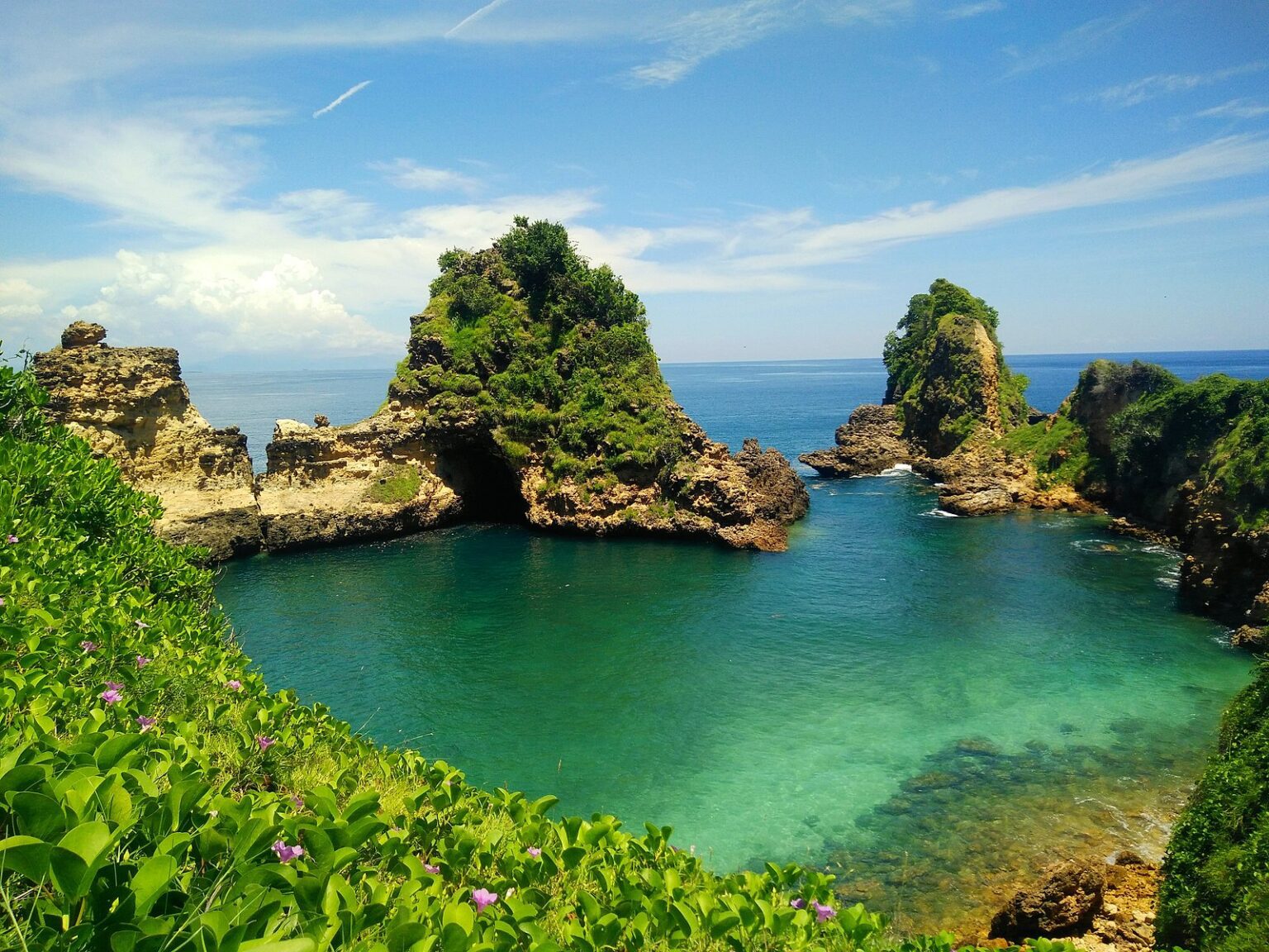 Difference Between Lagoon and Bay | Difference Between | Lagoon vs Bay